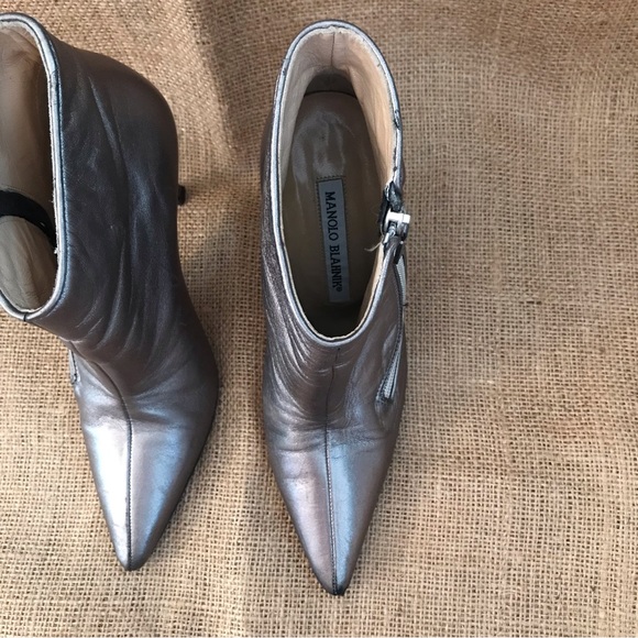 Manolo Blahnik | Shoes | Manolo Blahnik Silver Metallic Leather Heeled ...
